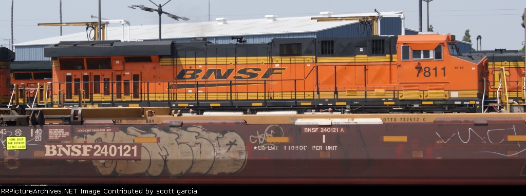 BNSF 7811